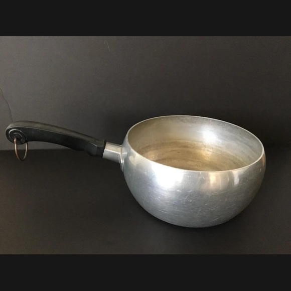 Wear-Ever | Kitchen | Vintage Wearever Aluminum Hallite Sauce Pan 35 ...